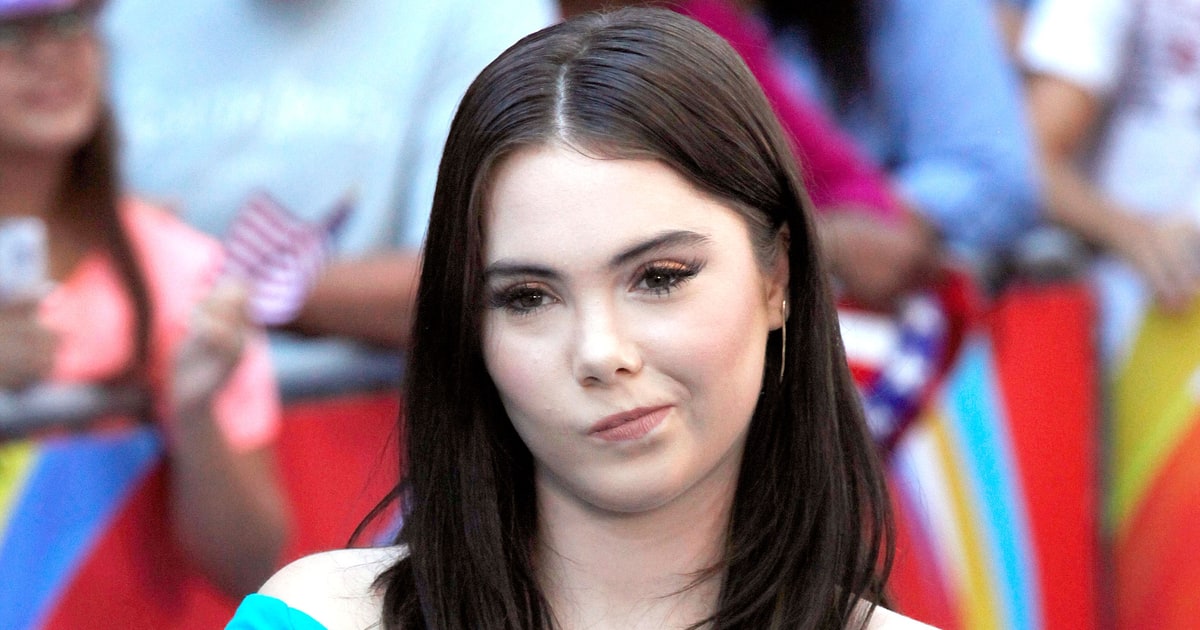 Mckayla Maroney Re Creates Her Not Impressed Face Thanks Phelps For